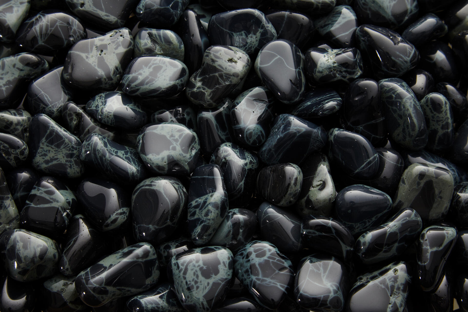 Obsidian Spider | World of stones